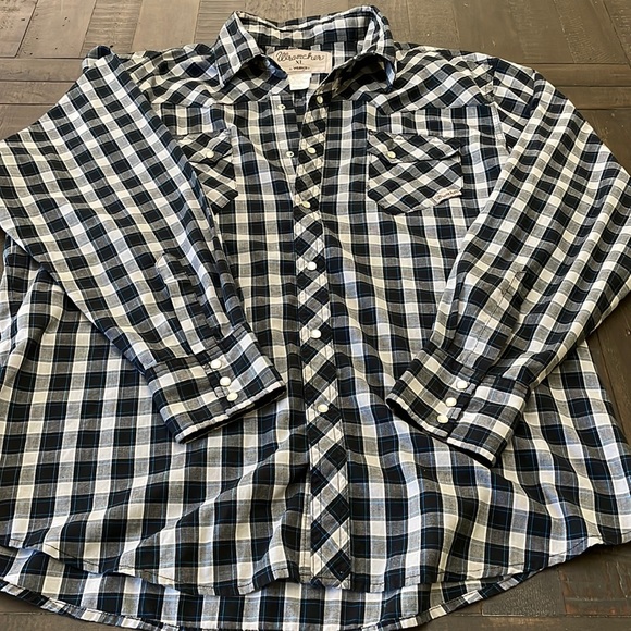 Wrangler | Shirts | Mens Wrangler Button Down Shirt | Poshmark